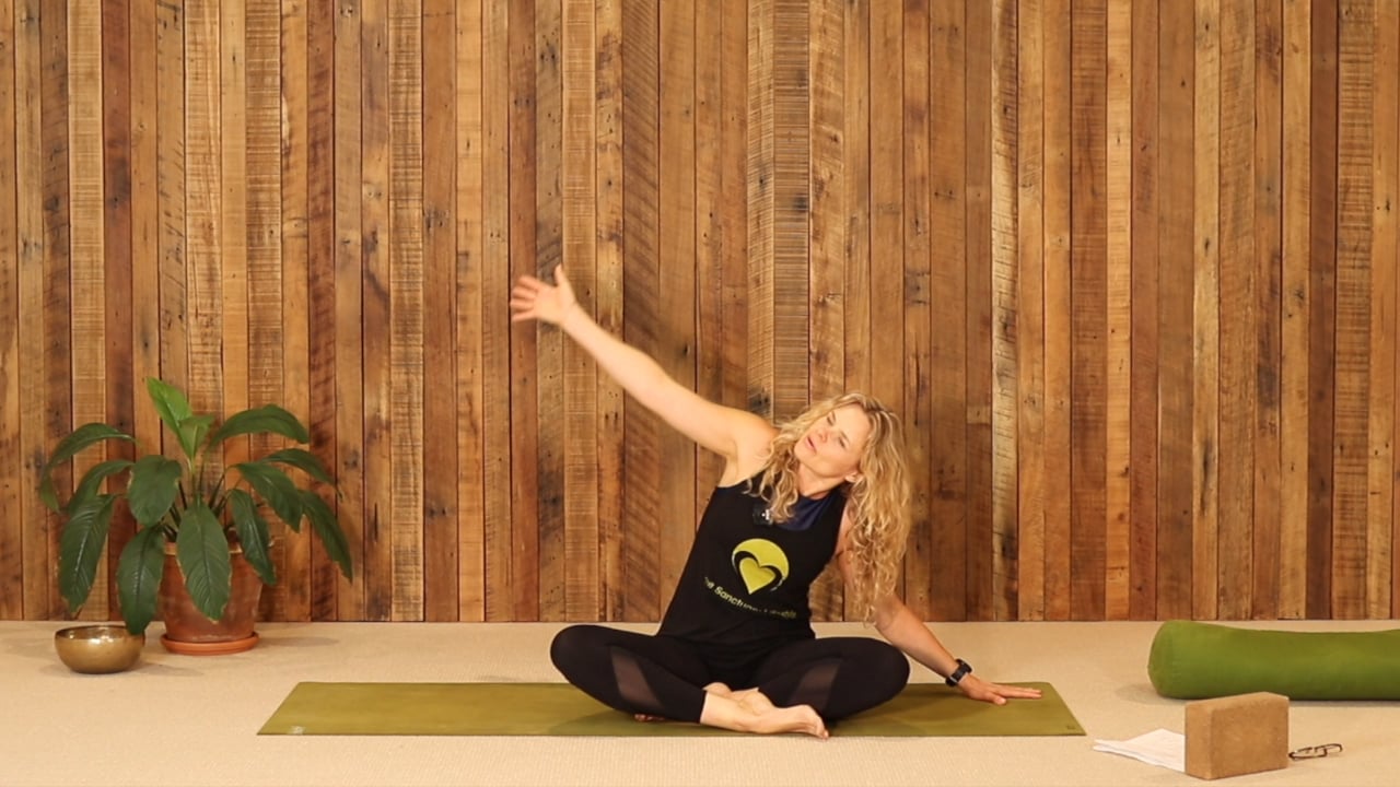 Hatha 15 with Lou - The Online Yoga Sanctuary